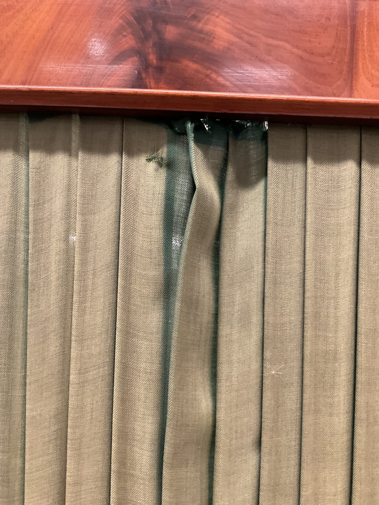 Shadows Divider – TOSA Furniture Boutique